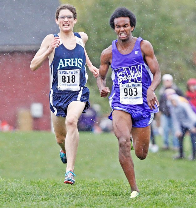 Former Federal Way athlete makes national news after racing by Oregon ...