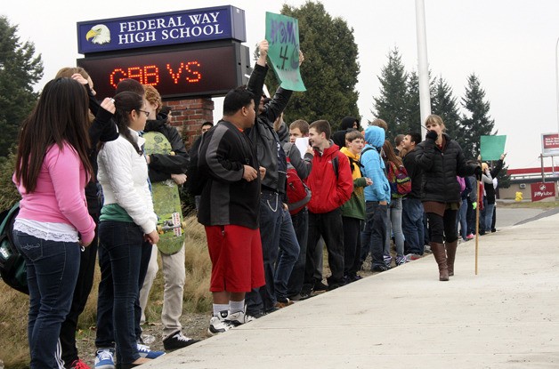 Federal Way students stage walkout over grading system | Federal Way Mirror