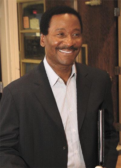 KOMO weatherman Steve Pool delivers words of wisdom in Federal Way ...