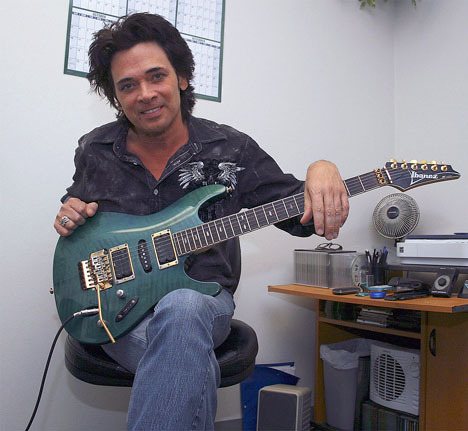 Master shredder Steve Lynch leads Federal Way School of Music | Federal ...