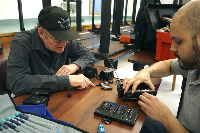 Fix broken items at the free Repair Café in Federal Way | Federal Way ...