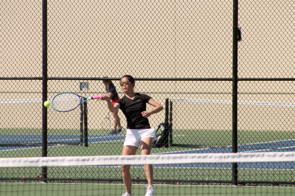 Federal Way’s Chong sisters enter WCD tennis as the team they’ve always ...
