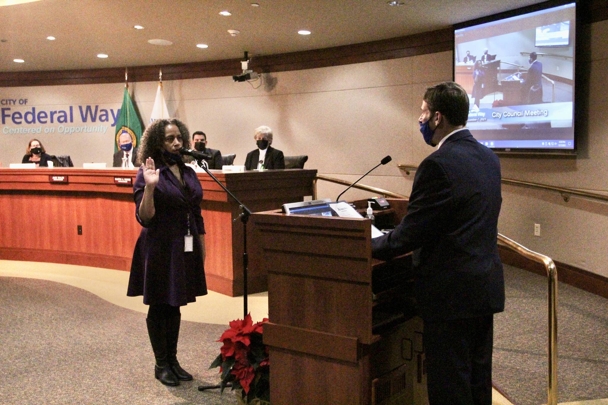 New city council and school board members sworn in | Federal Way Mirror