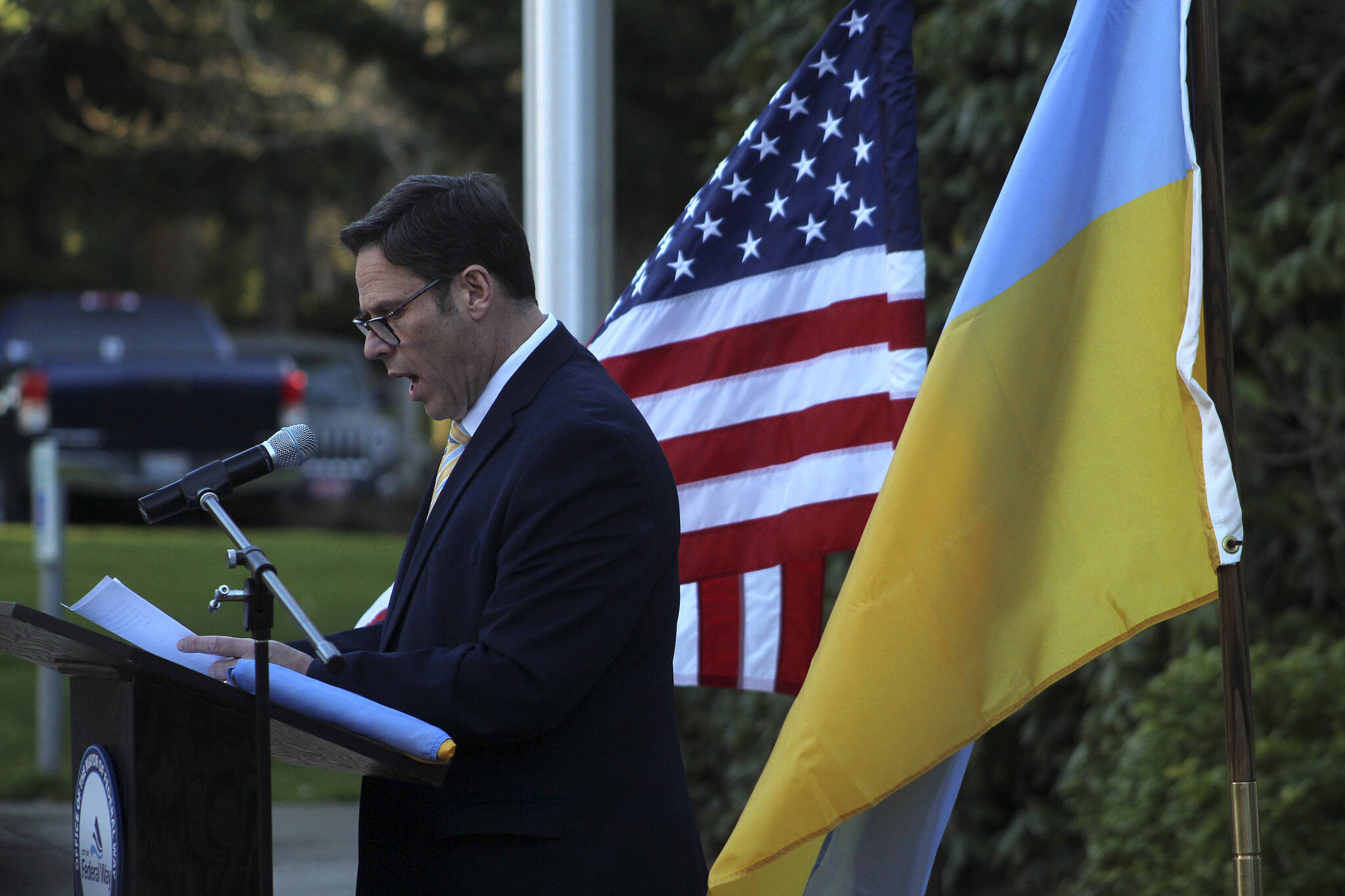 Federal Way raises Ukrainian flag in solidarity | Federal Way Mirror