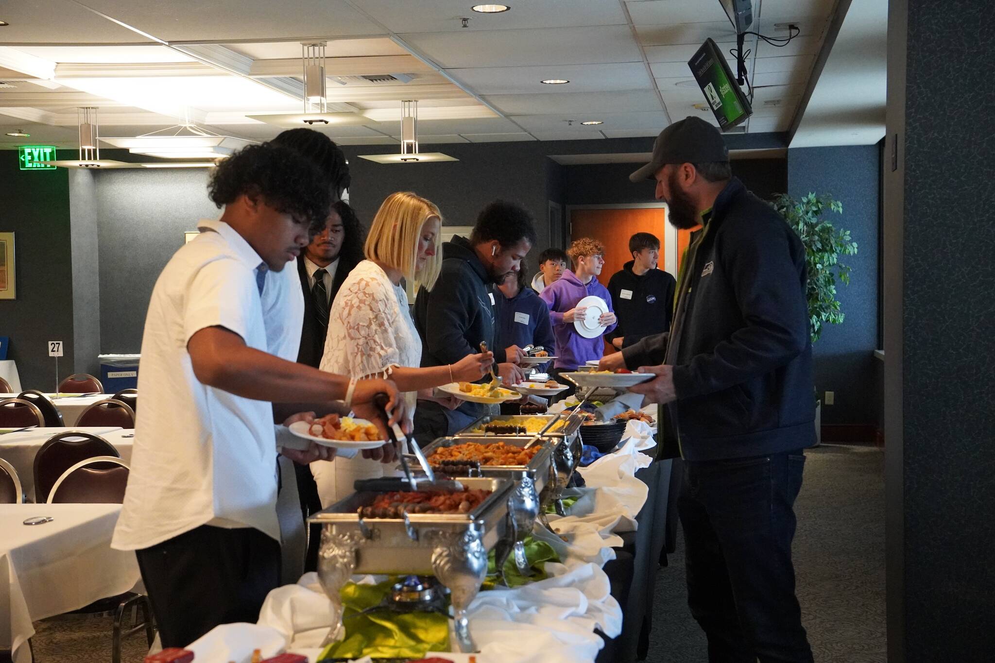 Seahawks legends inspire South King County youth at breakfast | Federal ...