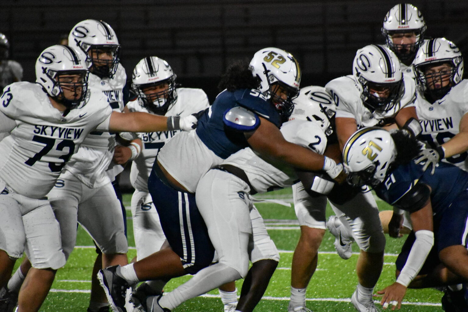 Football: Decatur Gators weather the Storm | Federal Way Mirror