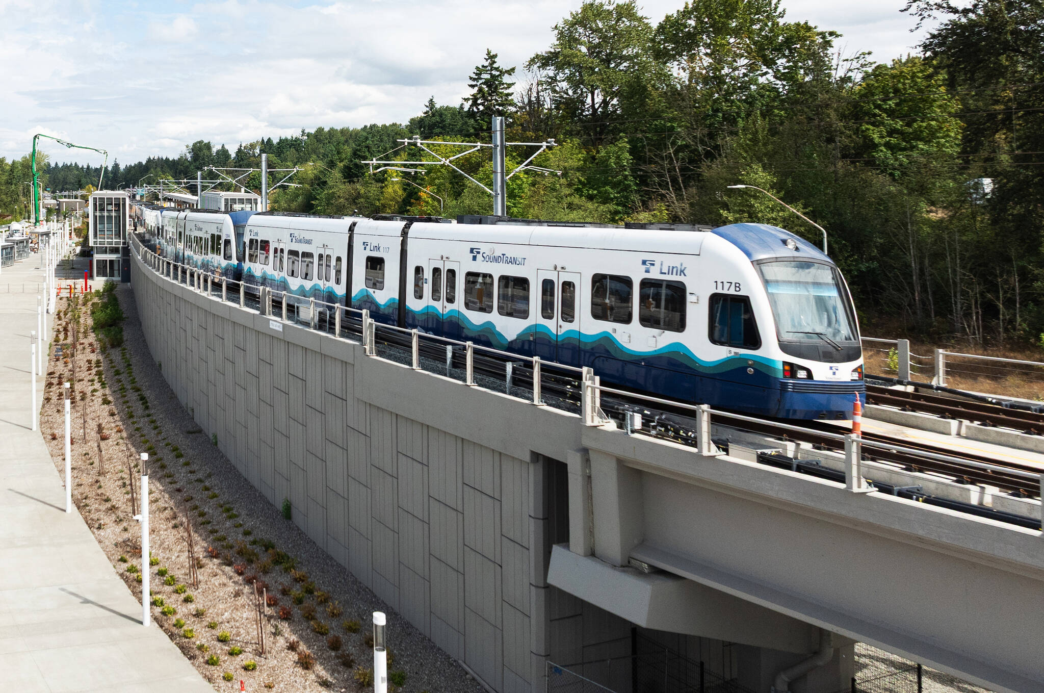 Light rail passenger service to Kent, Federal Way starts Dec. 6 ...