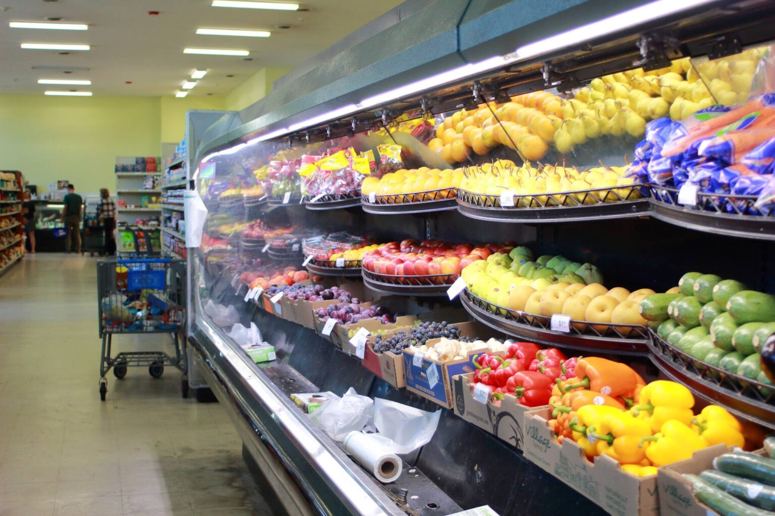 Specialty grocers thrive as large grocery stores close in Federal Way ...