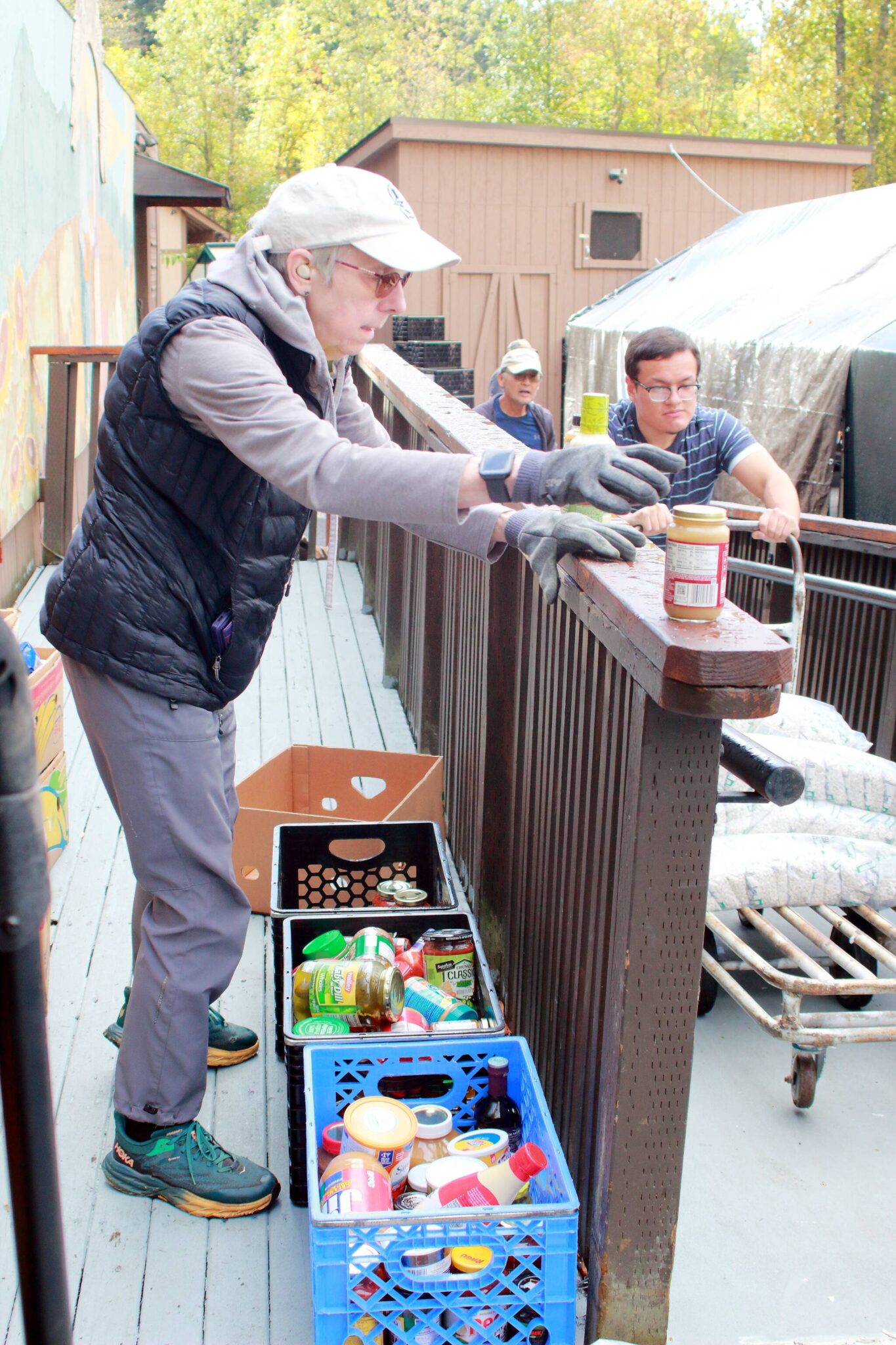 Top volunteer streamlines FW senior center’s food bank | Federal Way Mirror