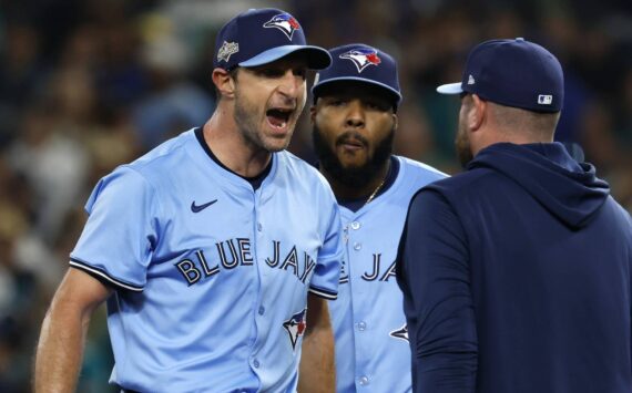 Federal Way football dominates Decatur in 50-20 win | Federal Way Mirror
