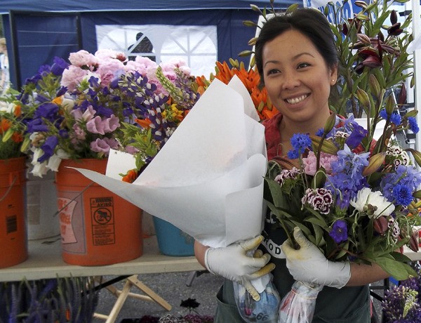 Flower lady finds fun at Federal Way Farmers Market | Recipe for Pork ...