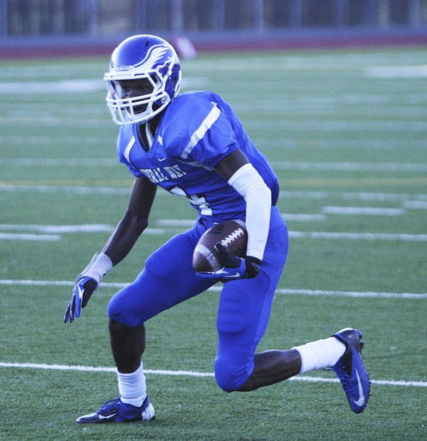 FOOTBALL: Federal Way dominates Emerald Ridge in front of Root Sports ...