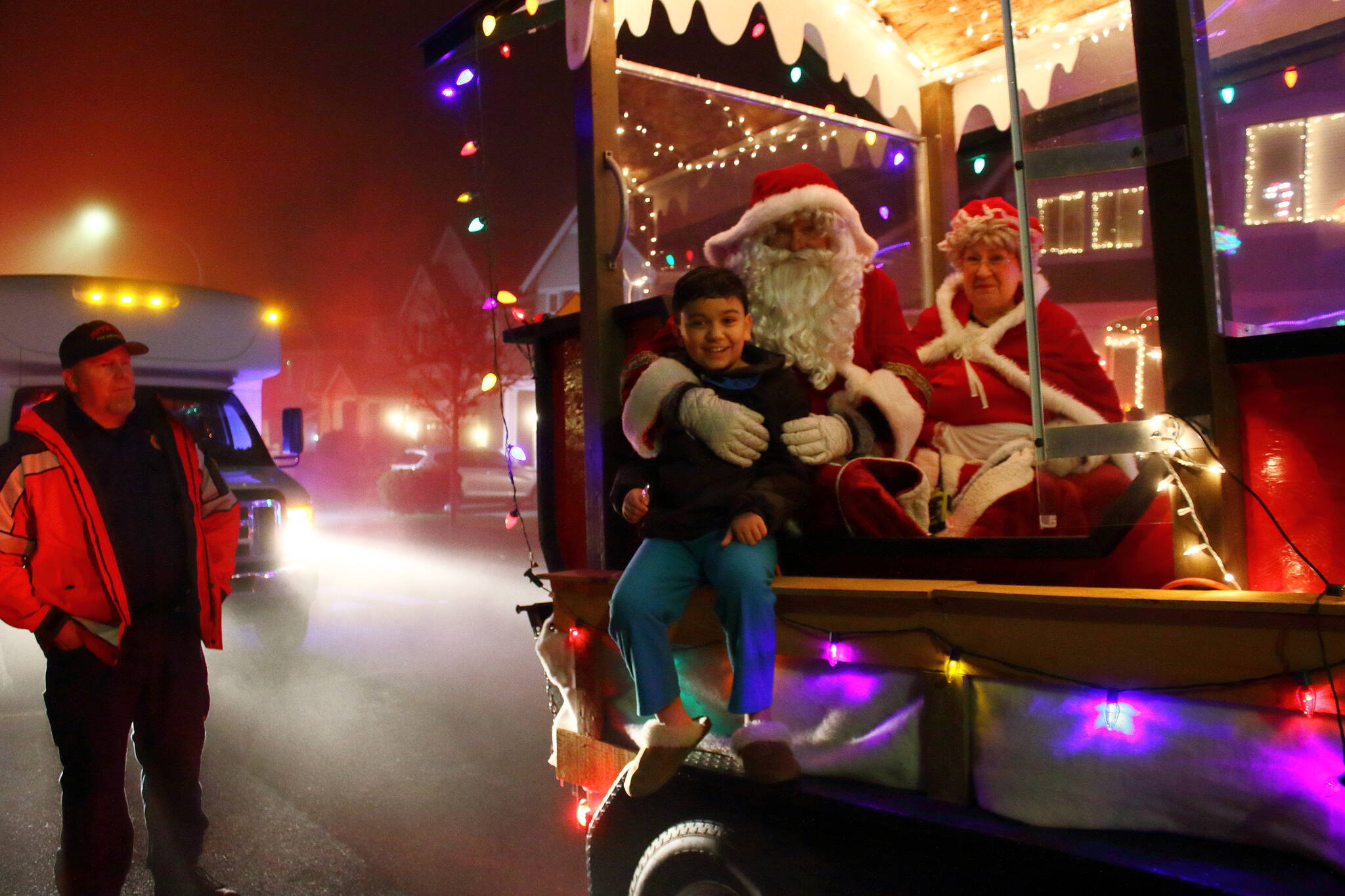 34869020_web1_copy_SantaParade-fwm-231215-SouthKing_3 | Federal Way Mirror