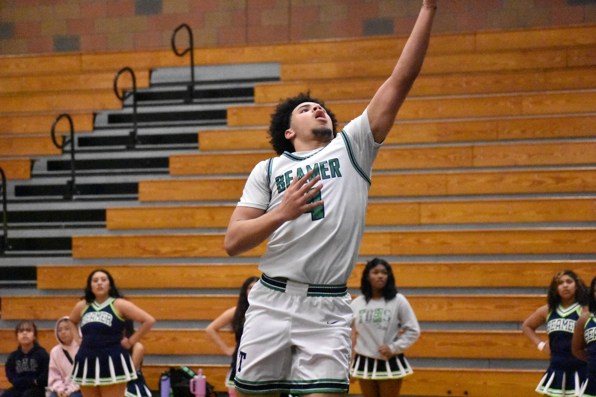 Beamer basketball starts on high note with a different conductor ...