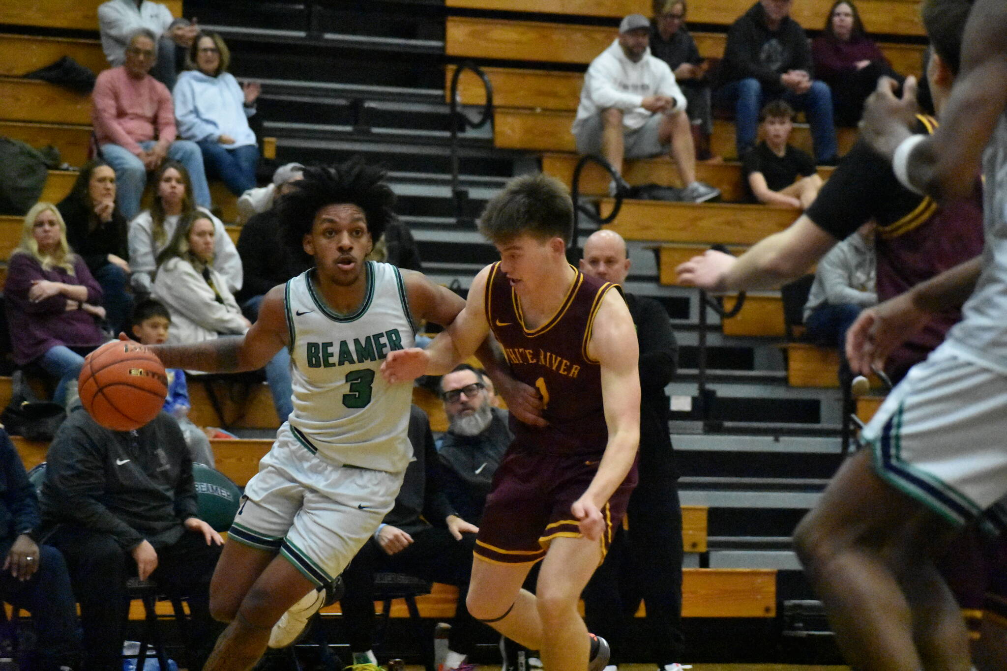 Todd Beamer bests White River on back of Walker’s double double ...