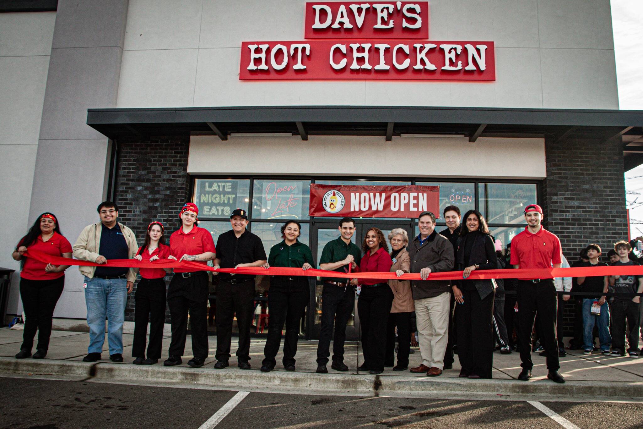 Dave’s Hot Chicken opens in Federal Way | Federal Way Mirror